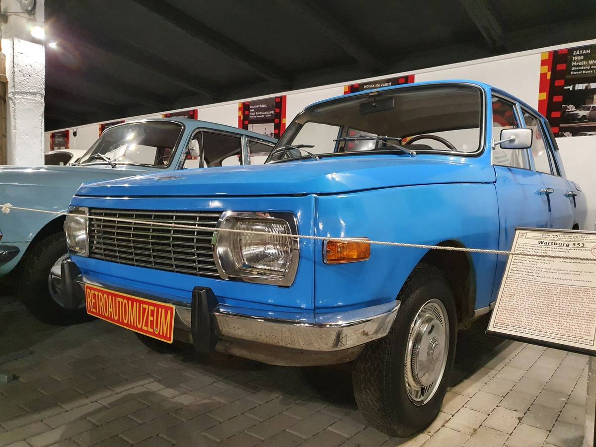 Foto: Auta, která křižovala socialistické silnice. Žigulíky, škodovky i ...