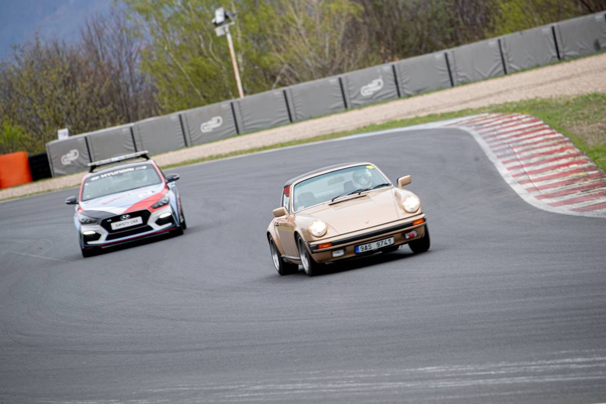 Foto: Na start závodu Oldtimer Express se postaví 43 aut, ten ...